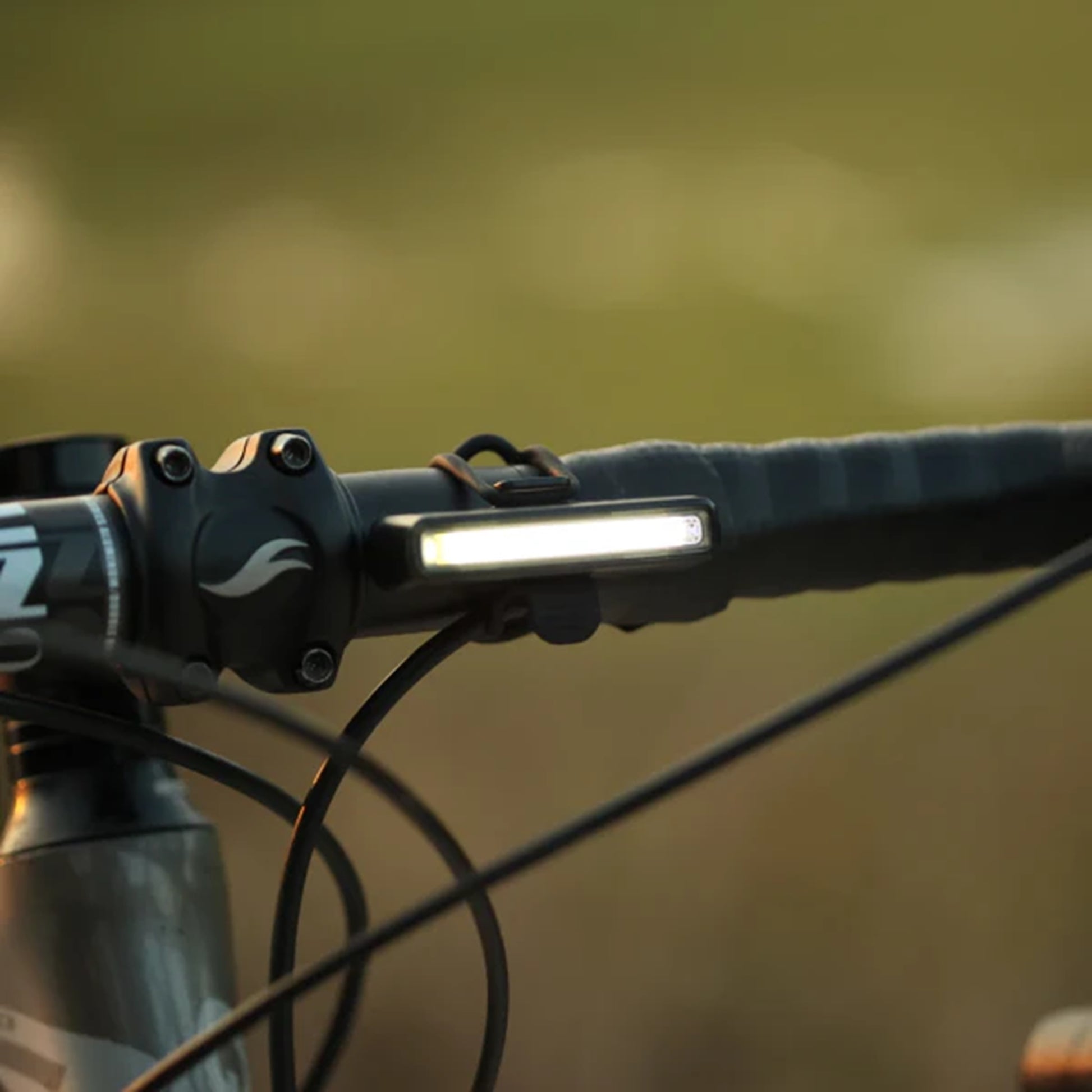 Magic Shine Seeme 30 Lightset – 60 Lumen Front, 30 Lumen Rear – 99bikes ...